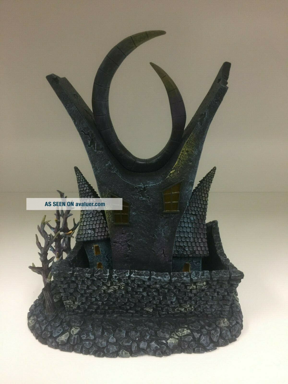 THE NIGHTMARE BEFORE CHRISTMAS HAWTHORNE VILLAGE ' TWISTED HORN HOUSE ...