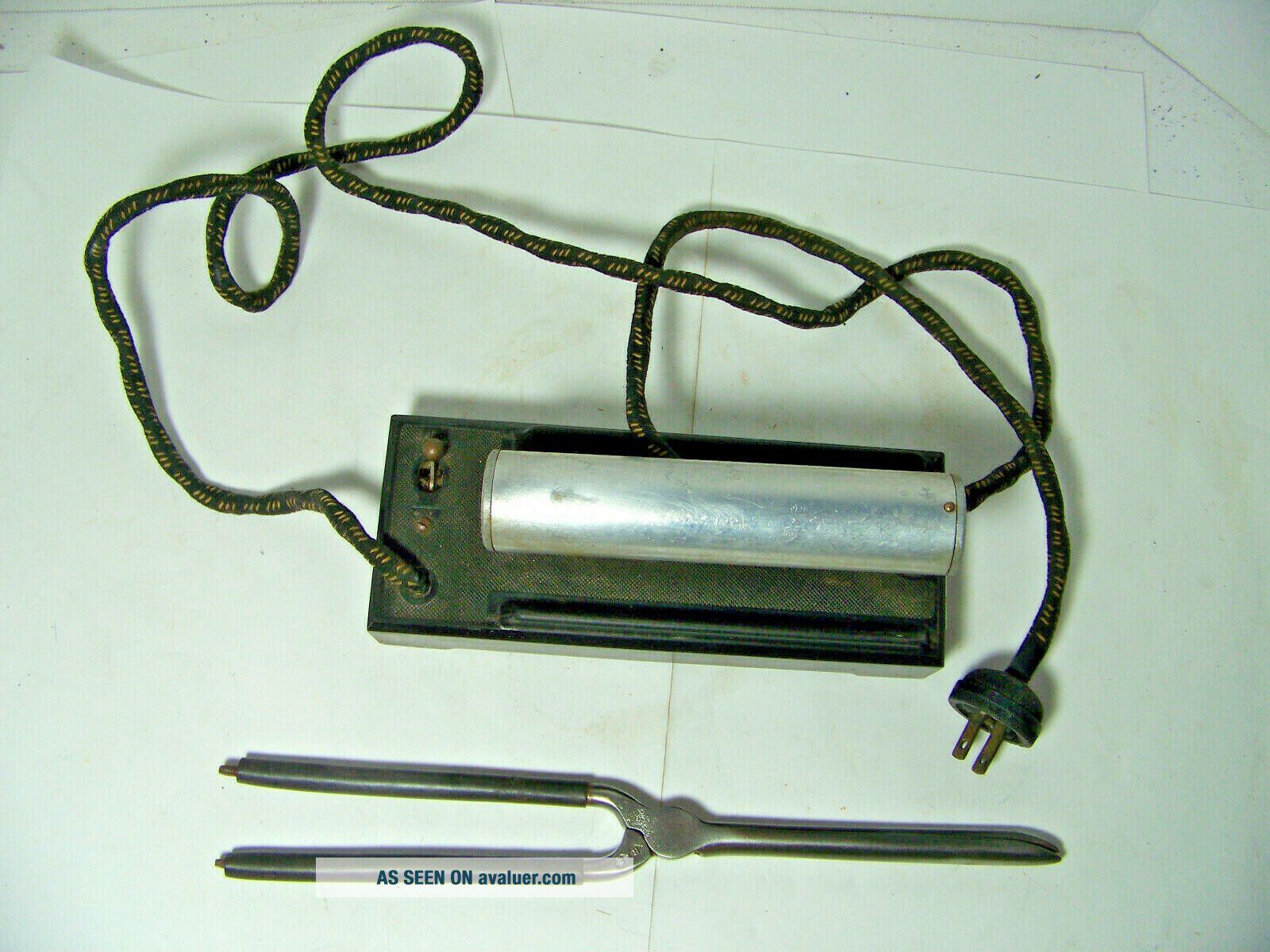 VINTAGE MASTER ELECTRIC COMPANY CURLING IRON HEATER AND CURLING IRON ...