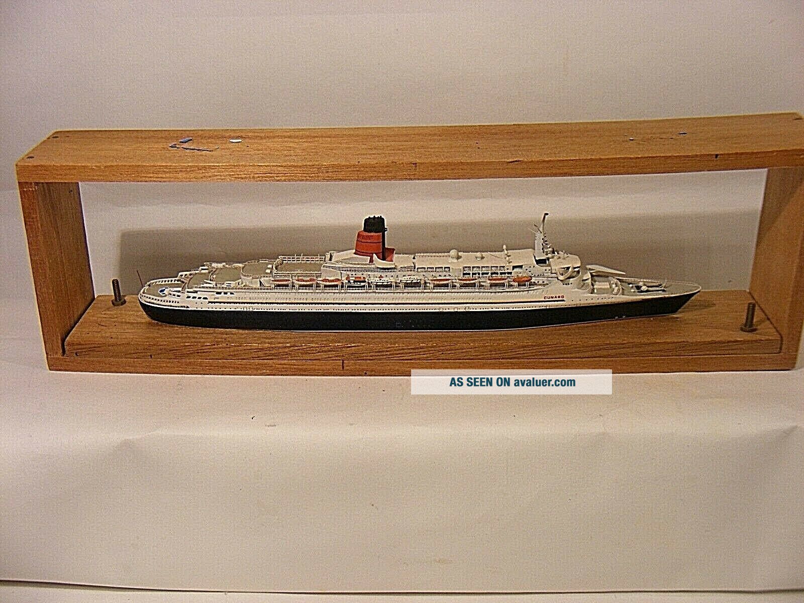 CUNARD QUEEN ELIZABETH 2 DIECAST MODEL | #4488103