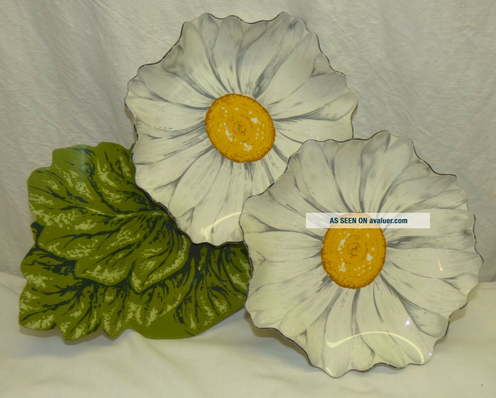 Old Mid Century Stotter Settings Plastic 3D Daisy Floral Serving Tray ...