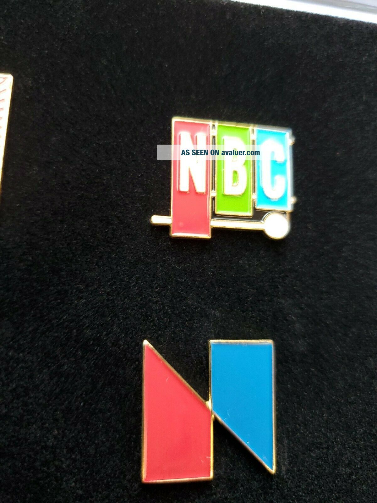 NBC TV Historic Pin Set Limited Edition Through The Years Peacock Logo ...