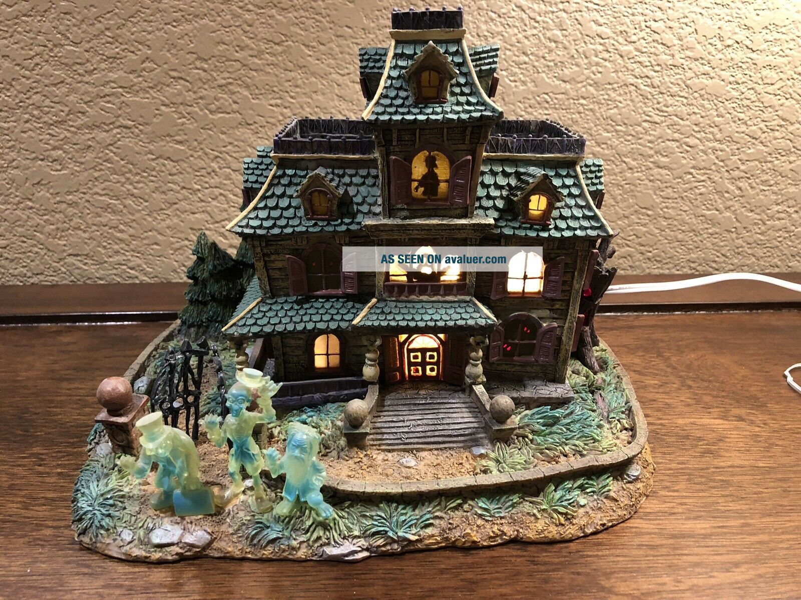 Disneyland Paris Haunted Mansion Phantom Manor House Figurine Lighted W ...