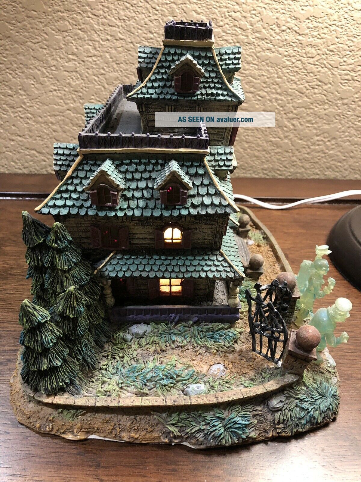 Disneyland Paris Haunted Mansion Phantom Manor House Figurine Lighted W ...