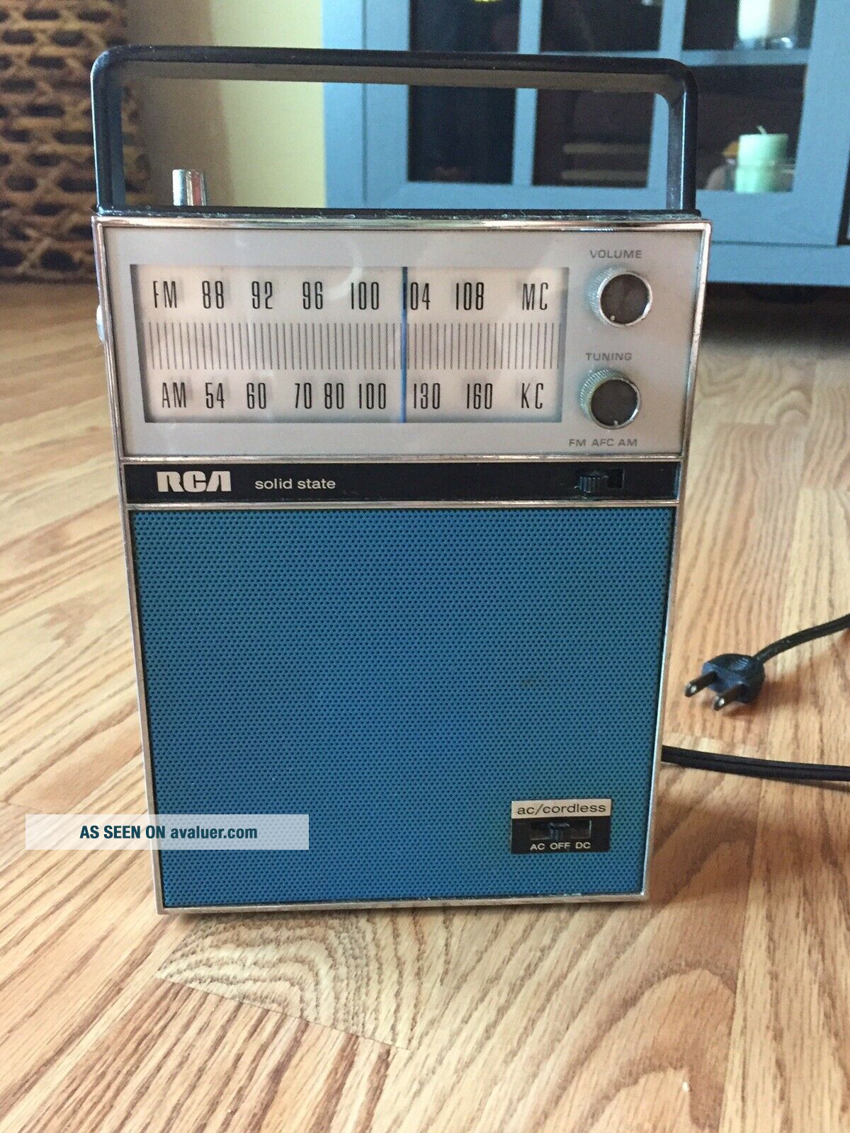 Vintage RCA Solid State AM/FM Portable Radio W/ Antenna | #4782781