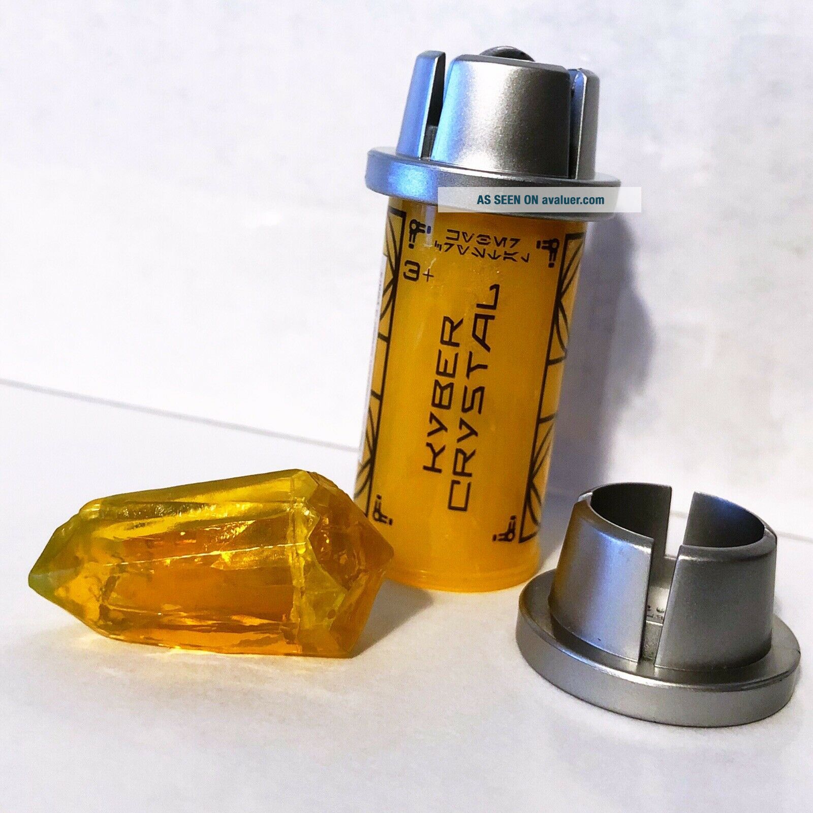 Yellow Kyber Crystal Galaxy ' S Edge Disneyland Star Wars Lightsaber ...