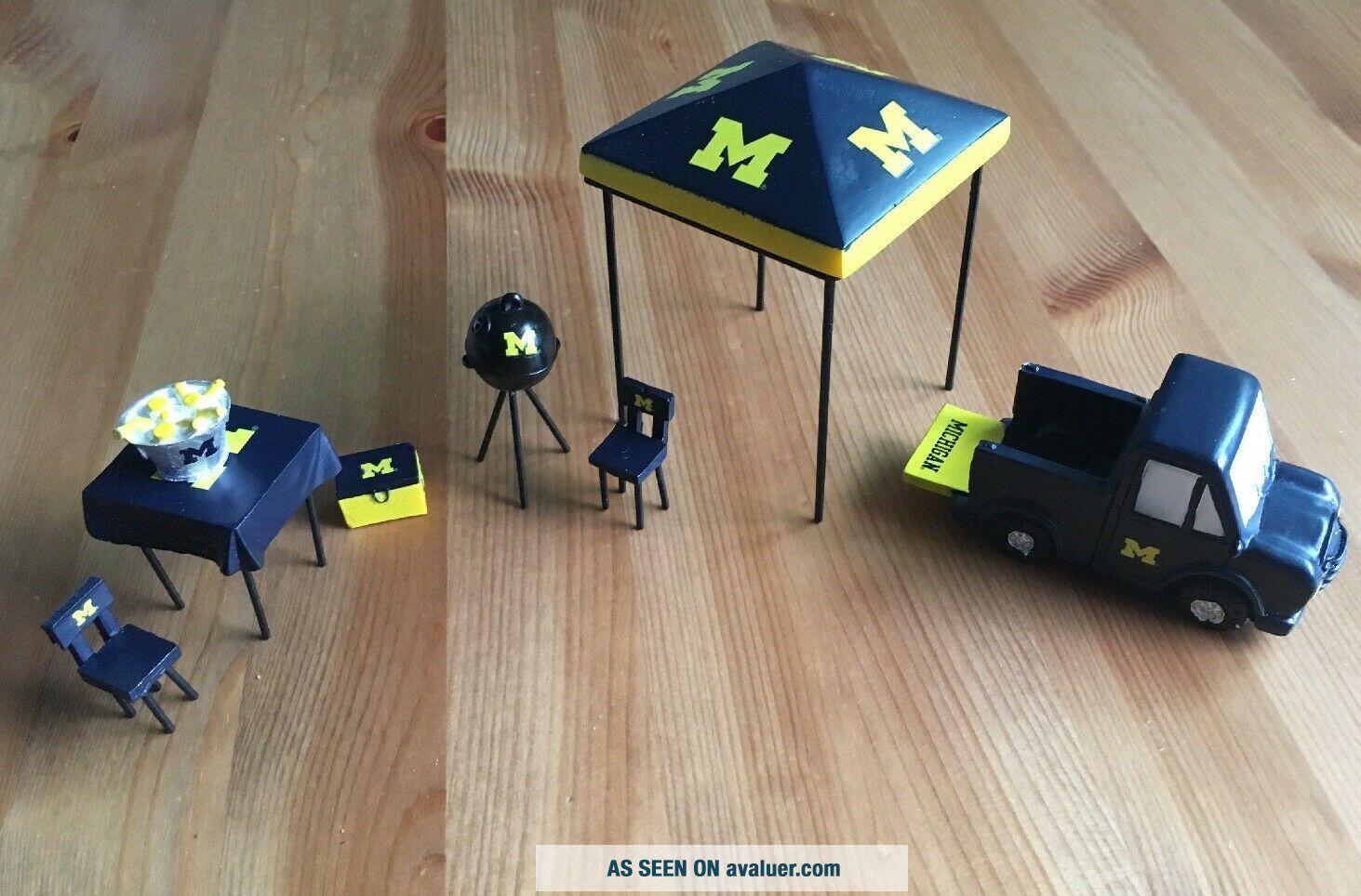 UNIVERSITY OF MICHIGAN WOLVERINES TEAM TAILGATE MINI GARDEN 8 PIECE SET ...