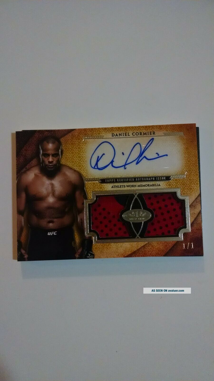 2018 Topps UFC Knockout Daniel Cormier GOLD PARALLEL 1/1 FIGHT RELIC ...