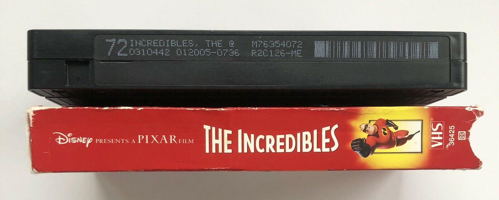 The Incredibles (VHS, 2005) RARE Walt Disney PIXAR Animation BOUNDIN ...