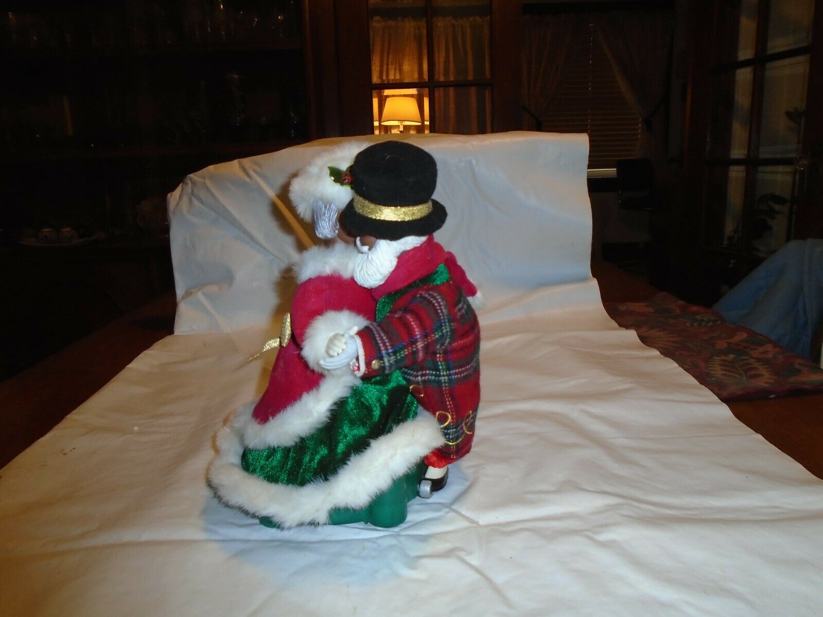 RARE African American Santa And Mrs Claus Holiday Skate Avon Black ...