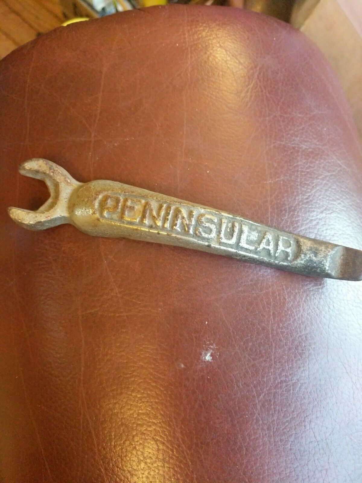 VINTAGE CAST IRON COOK STOVE HANDLE /LID LIFTER Peninsular Wood Tool ...