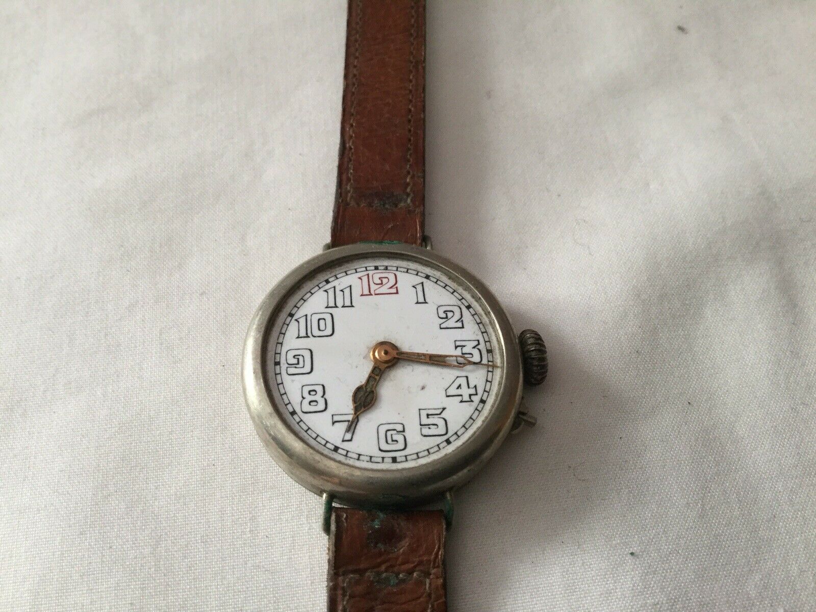 VINTAGE MILITARY STYLE TRENCH WATCH NEEDS SERVICING. | #20150752
