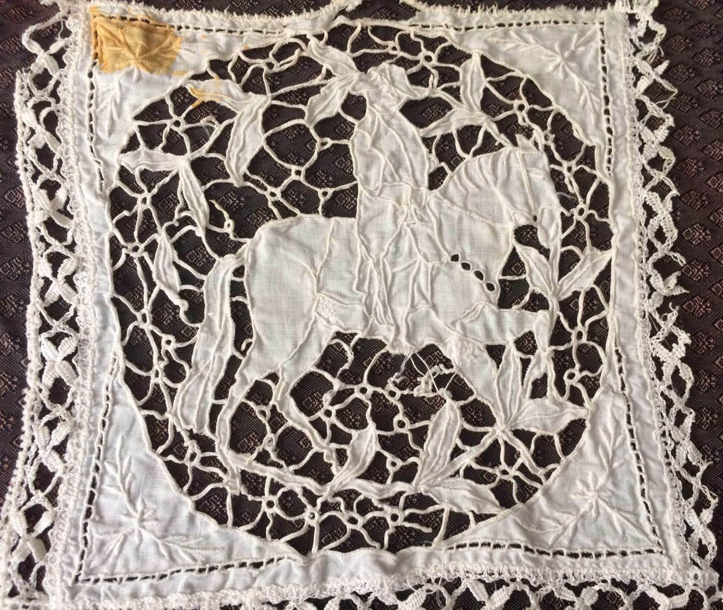 A39 Antique Italian Figural Needle Lace Man On Horse Leaves Leaf Figure ...