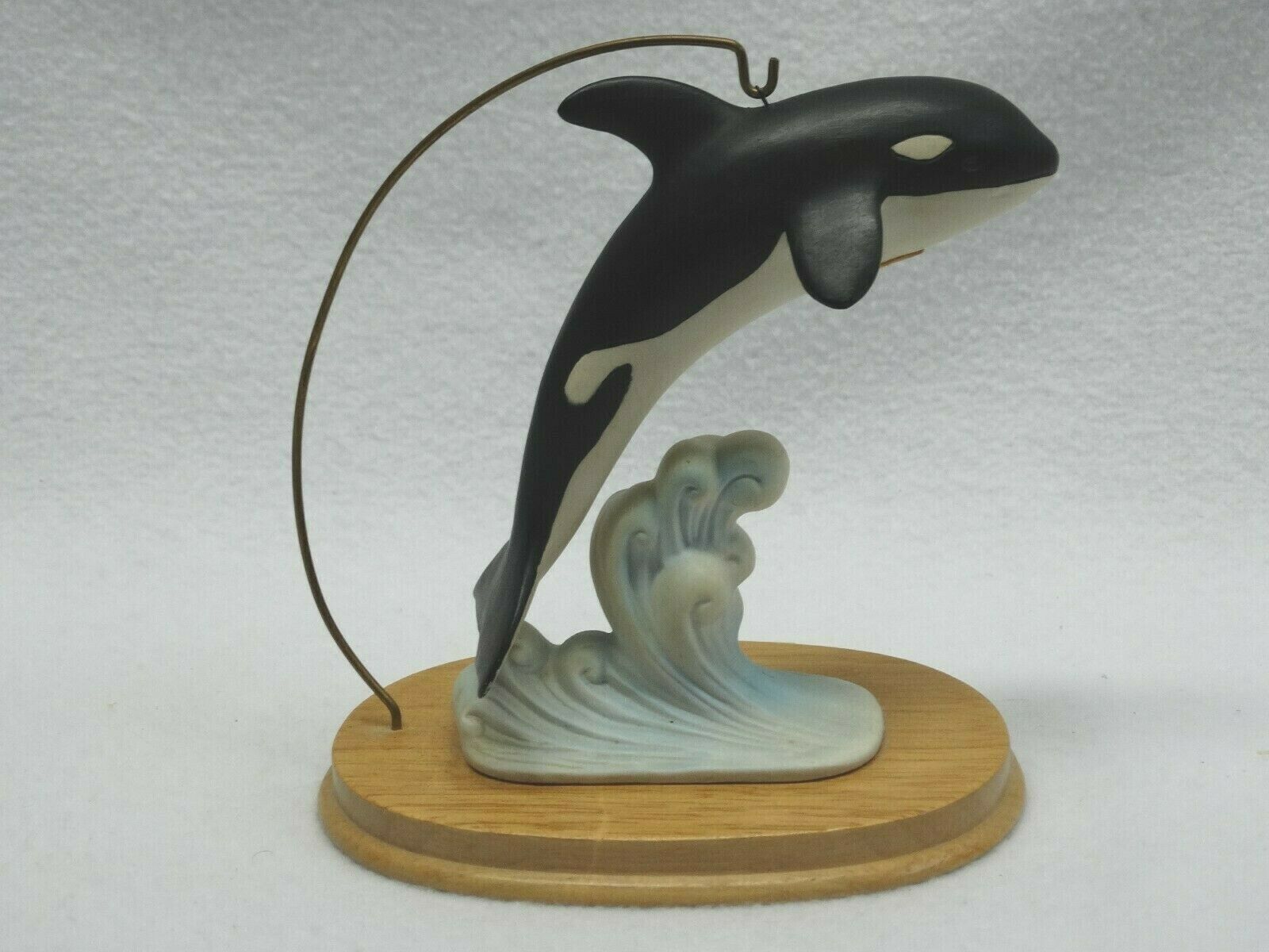 Vintage Sea World Souvenir Ceramic Hanging Shamu Whale Figurine W/ Base ...
