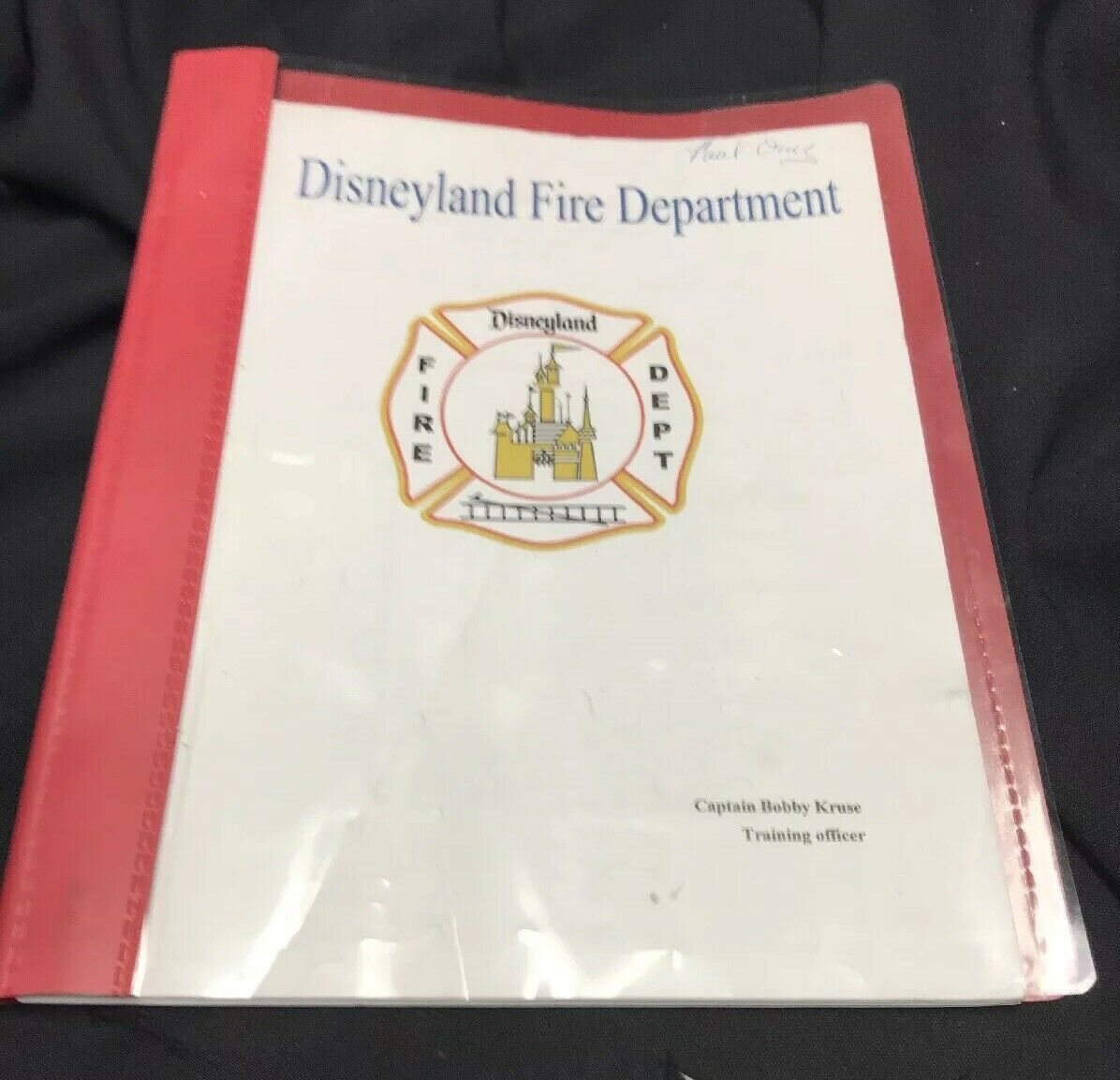 1999 DISNEYLAND EMPLOYEE/CAST MEMBER PACKET/FOLDER RARE (Fire ...