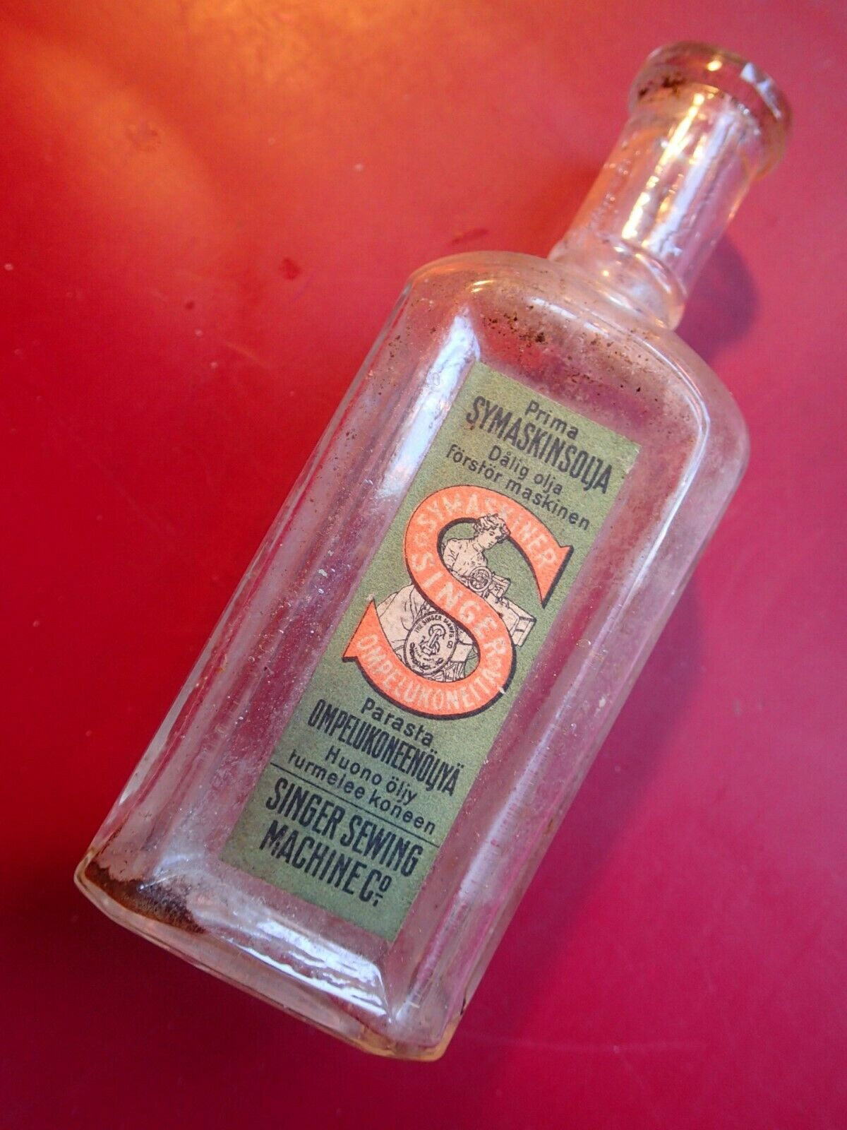 1920 - S VINTAGE SINGER SEWING MACHINE OIL GLASS BOTTLE W LABEL FINLAND ...
