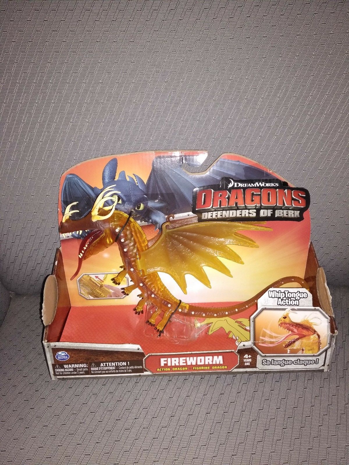 HOW TO TRAIN YOUR DRAGON FIREWORM | #20452147